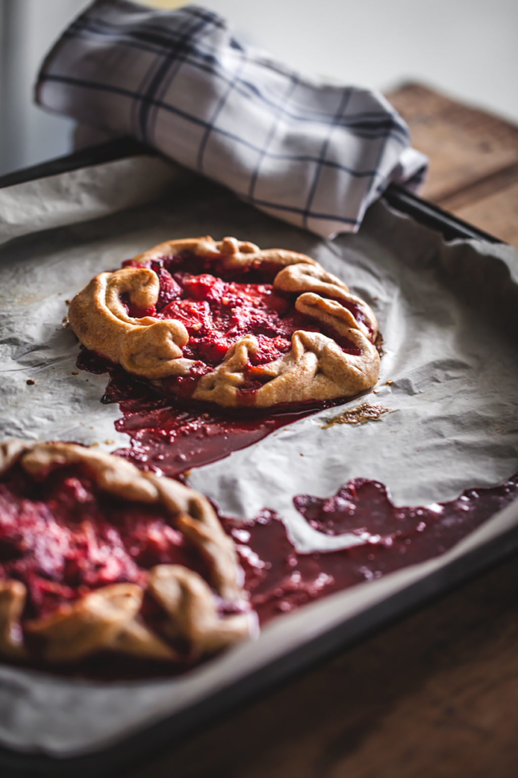Strawberry and blueberry rustic and delicious mini galettes
