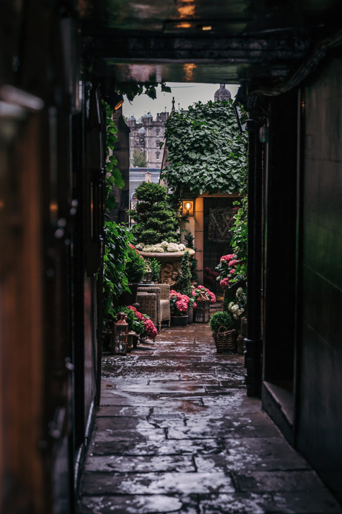 Beautiful Edinburgh, Scotland (one of my favourite cities!)